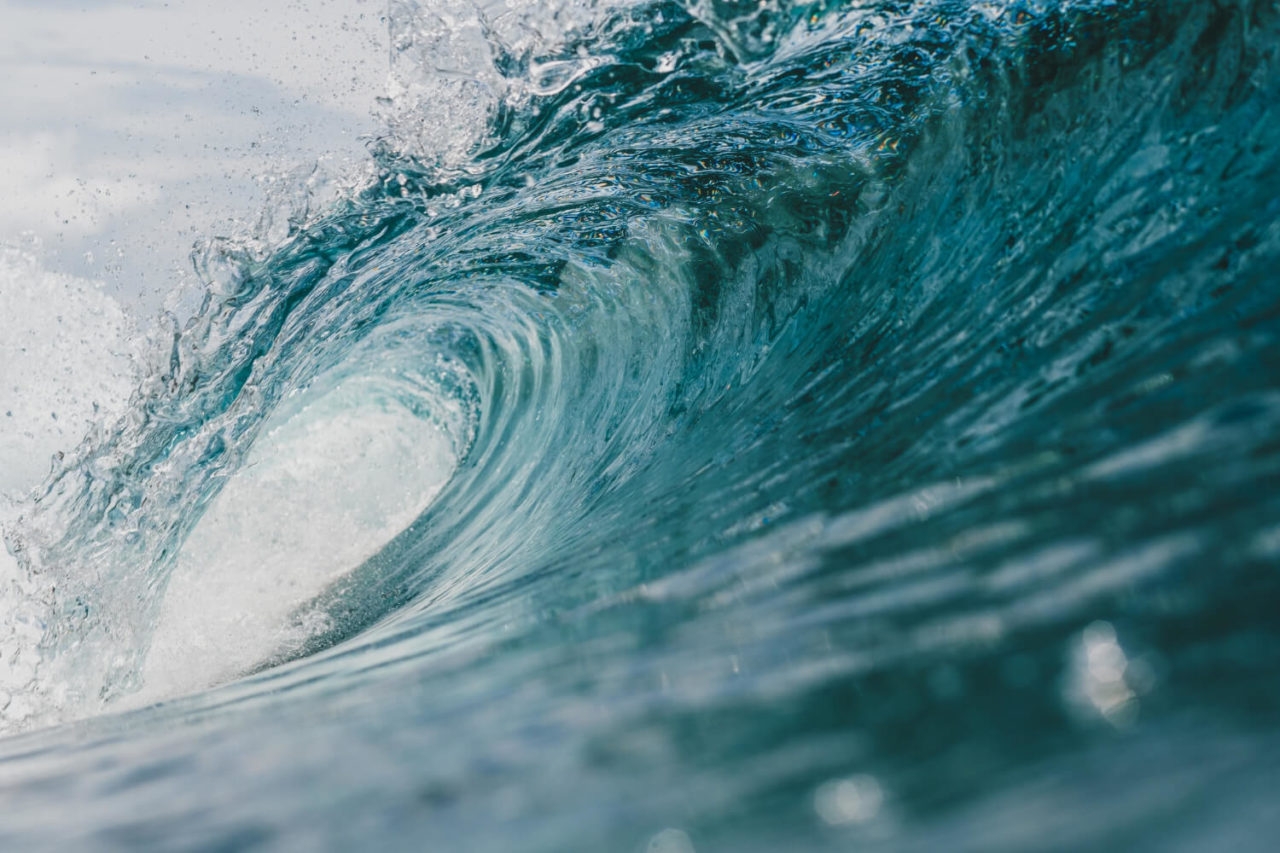 The potential of wave power as a renewable energy | Universal Kraft